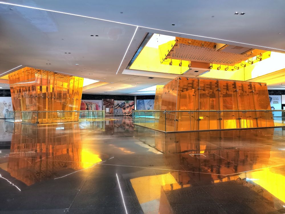 You could easily get lost in the dazzling Iran Mall - Youth Journalism ...