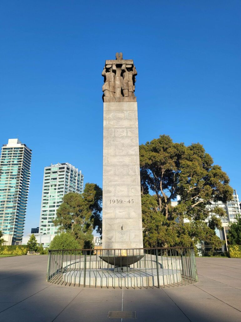 Australians remember war dead - Youth Journalism International