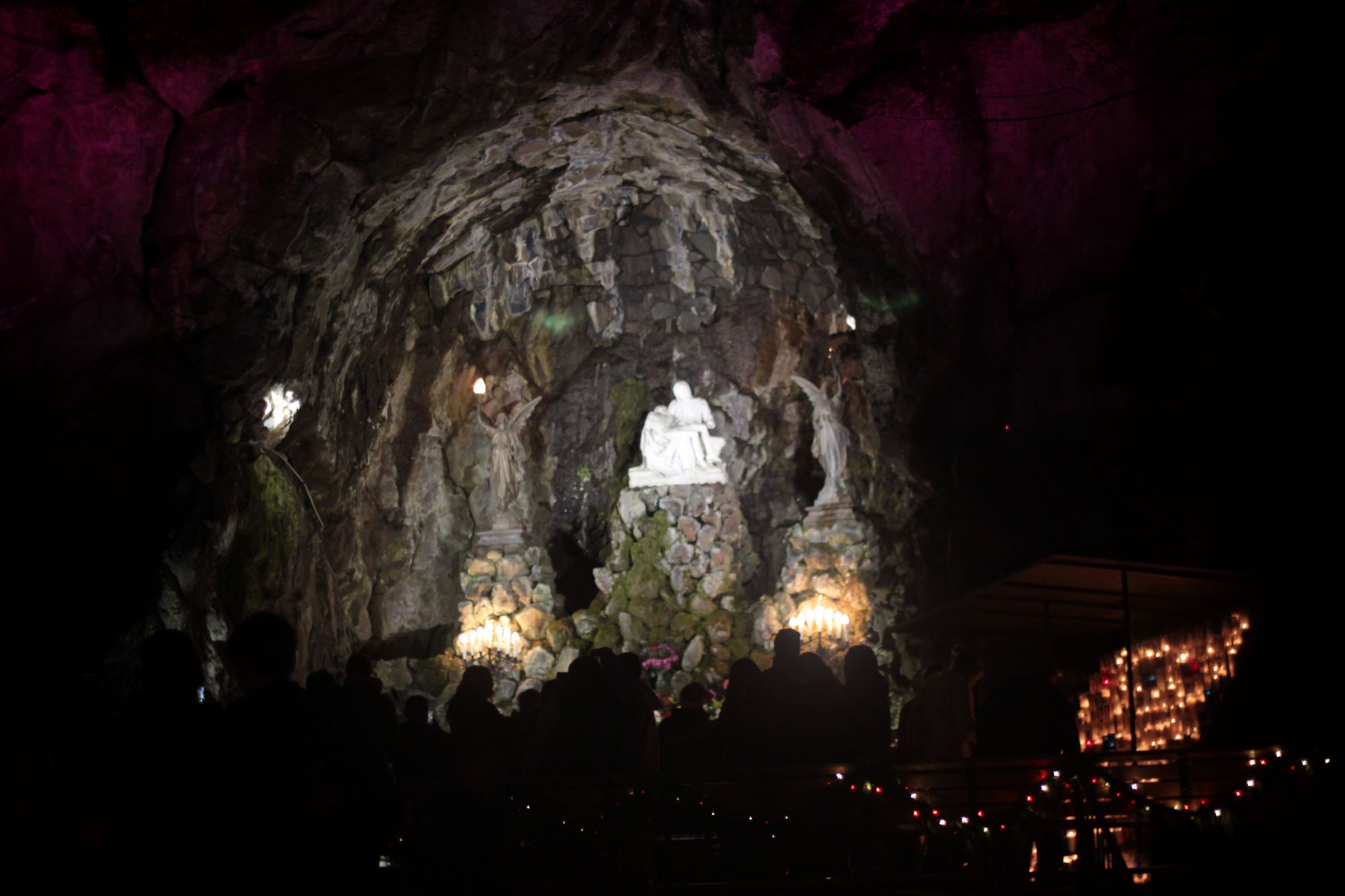 Christmas in lights at Portland's Grotto - Youth Journalism International